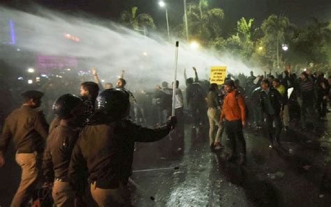 Police Use Water Cannons Mild Force To Disperse Bpsc Protesters In Patna
