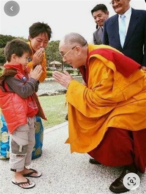 Бид хүмүүн болж төрсөн мөртлөө гагцхүү өөртөө чиглэсэн өөрийгөө тойрсон хандлага зан чанараасаа