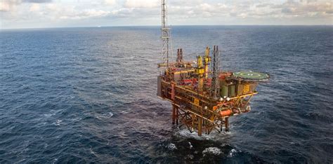 Worlds Biggest Operator Of Onshore Oil Rigs To Form Drilling Venture