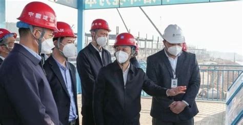 句句关怀催奋进 坚定信心谋发展丨蒋连生调研重大项目慰问一线工人腾讯新闻