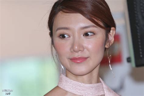 Elva Ni 倪晨曦 54 Photo Sharing Network