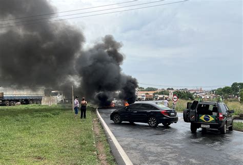 Caminhoneiros São Reféns De Grupos Armados Afirma Entidade Do Setor