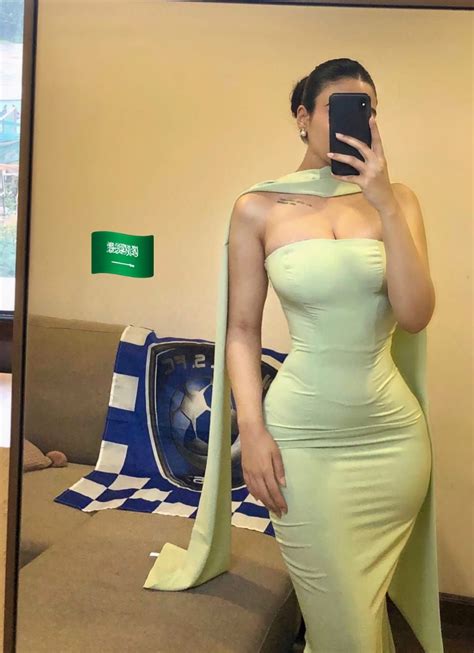 Saudi Girl 🇸🇦💞 فتاة سعودية 🇸🇦💞 Moda Kıyafetler Balo Elbiseleri Kızlar