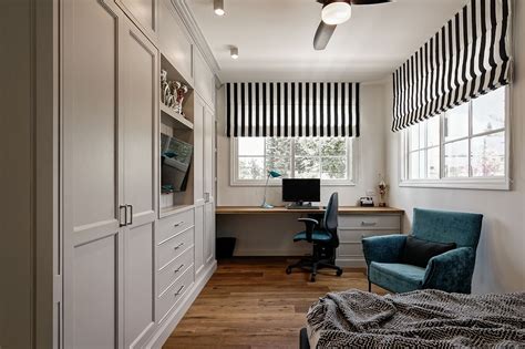 חדר לנער מתבגר כל פריטי הנגרות בעיצוב והתאמה אישית ארון קיר משולב עם