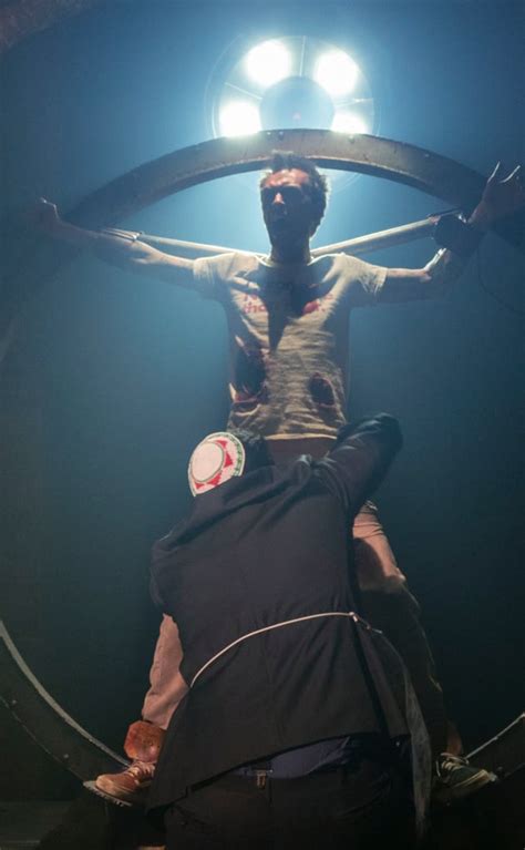 Frank Works On Cassidy Preacher Season 4 Episode 2 Tv Fanatic