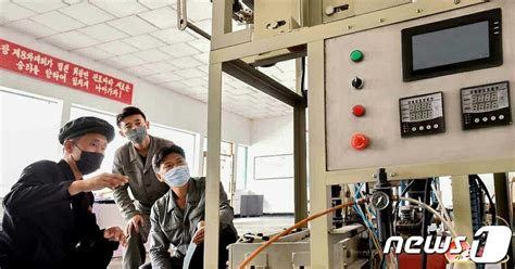 노동신문 생산 정상화 강조청진시 비누공장 조명