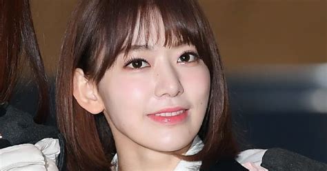 Ten Photo 아이즈원 미야와키 사쿠라 꽃 한송이