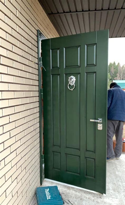 Галерея уличных дверей - Установка металлических дверей в квартиру от ...