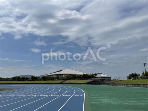陸上競技場 No 24910635写真素材なら写真AC無料フリーダウンロードOK