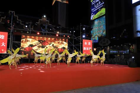 火炬高技术产业开发区 时政要闻 欧乐坊夜经济点燃城市烟火气