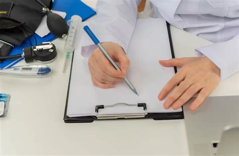 What Are The Reporting Guidelines To Be Followed While Writing A Biomedical Literature Review