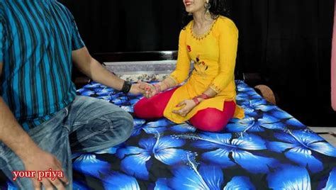 Rakhi 辣妹priya和妈妈ji调情并骑乘妈妈ji和妈妈在印地语音频中性交priya Double Lund Xhamster