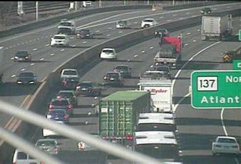 Accident Closes 2 Lanes Of I 95 Connecticut Post