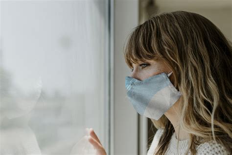 В Петербурге ввели масочный режим и прекратили плановую госпитализацию детей МК