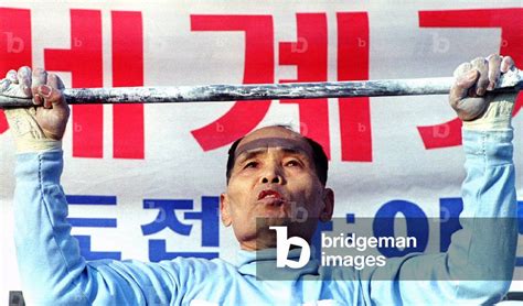 Image Of 73 Year Old South Korean Lee Chin Yong Broke His February 1994