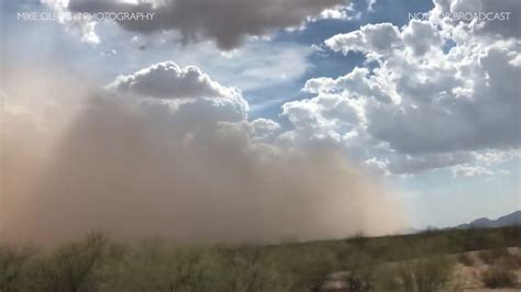 雲のように巨大な砂嵐が全てを飲み込む圧倒的な光景を撮影したムービー Gigazine