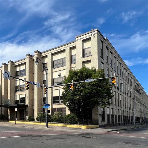 Tailor Square Swbr