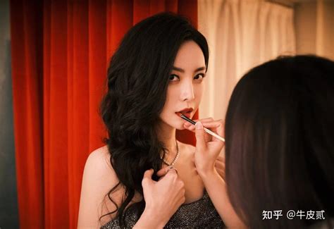 殷桃的臀，左小青李小冉的胸，让我看到了中年女星的“性张力” 知乎