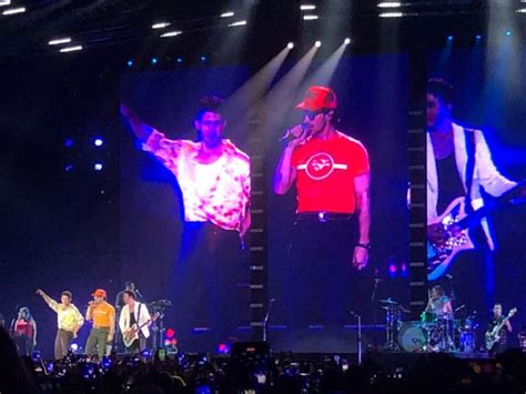 Los Jonas Brothers Arrasan En La Arena Ciudad De México Con Inolvidable
