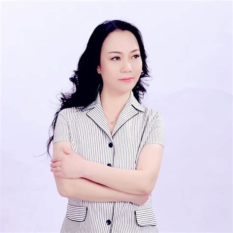 蔓儿秦蔓儿大山谷图库