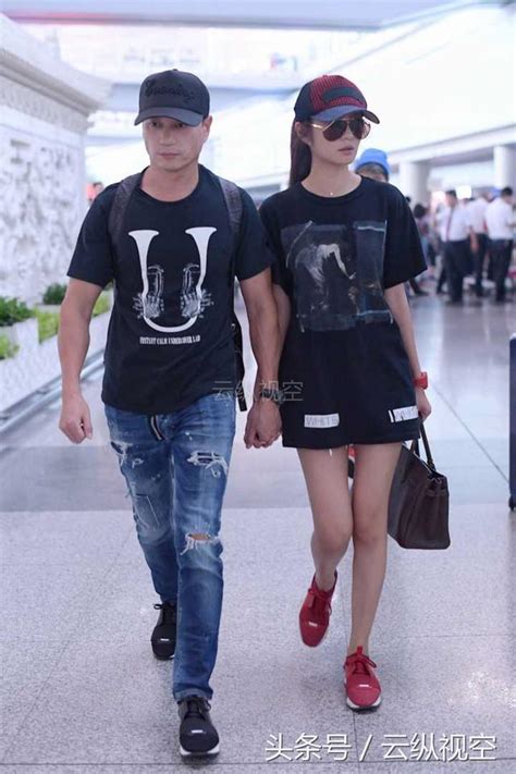 安以軒陳榮煉現身，十指緊扣大秀恩愛，網友：新婚夫妻好甜蜜！ 每日頭條