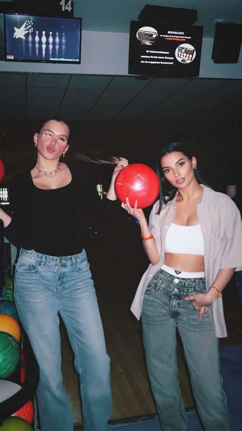 Bowling Outfit Idea Bowling Photo Idea With Friend Bowling