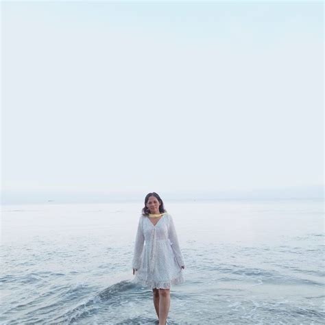 ခိူင် နှင်း စံ တစ်ထည်စာ ၈၀ ကျပ် ဘရာနောက်ချိတ် ၅ ဆင့် ၃ Facebook