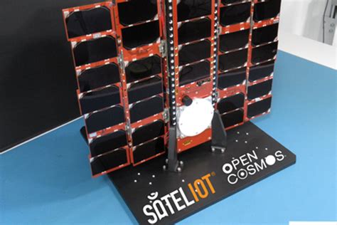 Ouvrez Cosmos Pour Construire Et Exploiter La Constellation De