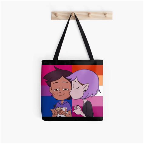 Lumity Kiss With Bisexual And Lesbian Pride Flags The Owl House