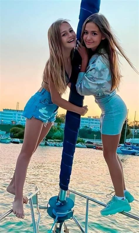 Ana Si Iuliana Beregoi R Hotcelebsromania