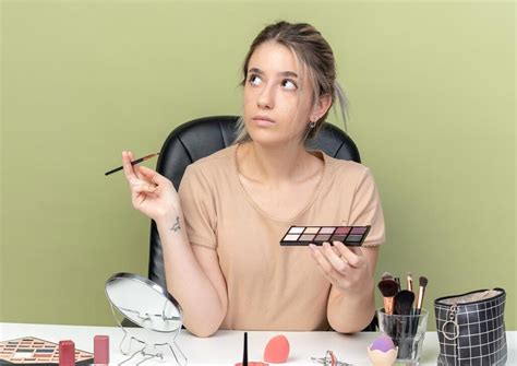 Ways To Create A No Makeup Makeup Look By Using No Makeup Herzindagi