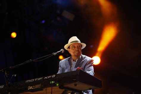 Sergio Mendes O Homem Que Criou O Estilo De Tocar Música Brasileira No