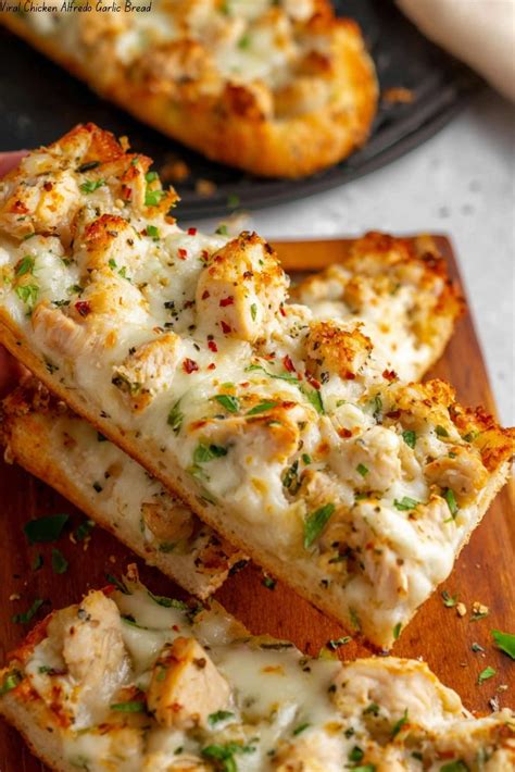 Viral Chicken Alfredo Garlic Bread Recipecoo