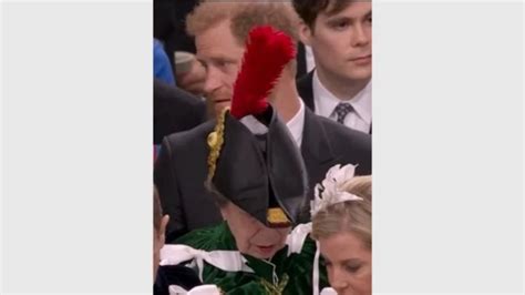 Пълна подигравка Къде скриха Хари на коронацията на Чарлз I