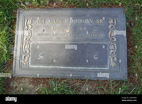 Glendale California Usa 26th April 2024 The Temptations Singer Ali Ollie Woodson Grave In