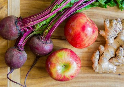 Blender Apple Beet Ginger Juice
