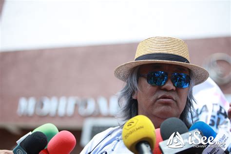 ФОТО ЦЕГ ын дарга Ж Болд нарыг огцруулахыг шаардсан АН ын гишүүд ХЗДХЯ ны гадна жагсаж байна