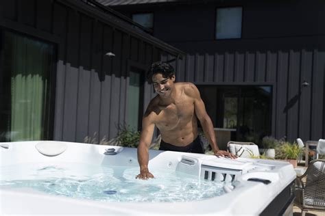 Niagara™ Ultimate Hot Tubs And Swim Spas Salt Water Freshwater® Iq Ready