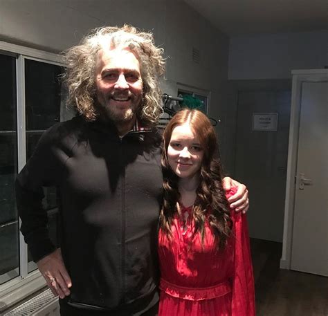 Nell Smith Flaming Lips Collaborator And Music Prodigy Dead At 17