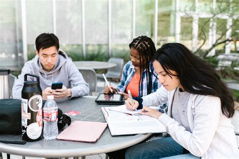 ¡uno Más Países Bajos También Prohibirá El Uso Del Celular En Clase