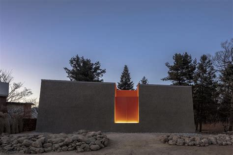 Boxed In Rectilinear Architecture Gets Back Its Edge