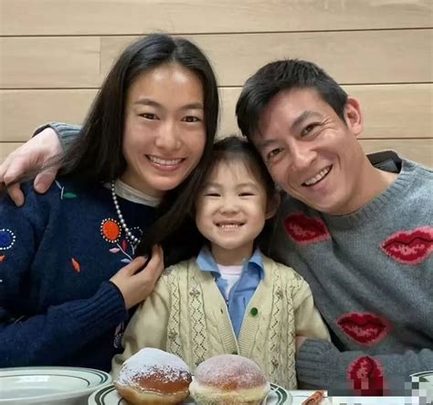 陈冠希高调为女儿庆生，8岁alaia满满名媛相，天生超模气质遗传自妈妈