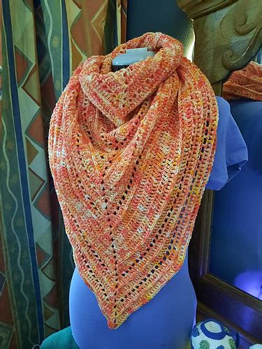 Ravelry Falling Leaves Fall Shawl Pattern By Barbara Stuij