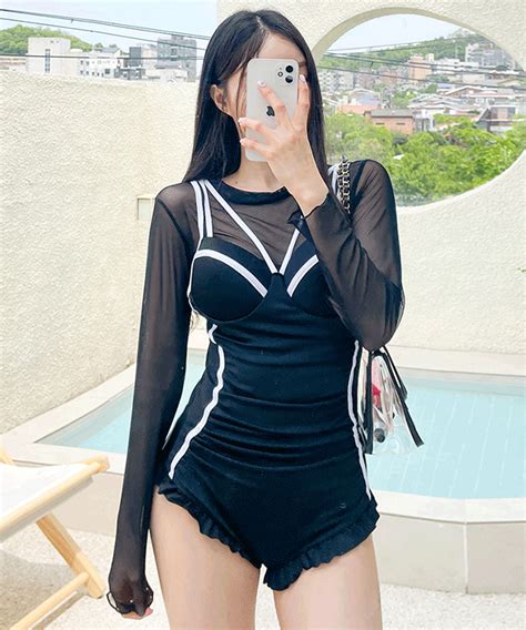 당일출고 2pcs모먼츠 모노키니2시이전주문시래쉬가드스윔웨어비치웨어바캉스룩루즈핏래쉬가드빅사이즈래쉬가드레쉬가드휴양지룩워터레깅스 에이블리