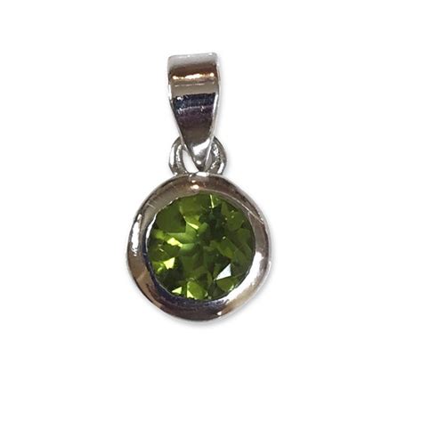 Peridot Round Solitaire Pendant Happy Glastonbury Crystals And Gems