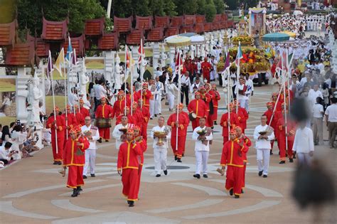 ภาพบรรยากาศพิธีอันเชิญพระบรมสารีริกธาตุและพระอรหันตธาตุของพระสารีบุตร