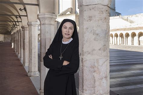 Che Dio Ci Aiuti 6 Le Anticipazioni Trama E Cast Della Prima Puntata