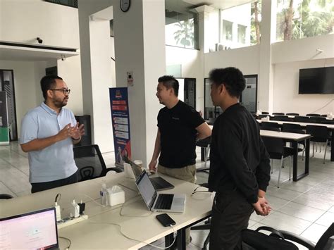 Jakarta Mug X Hacktiv8 Building Analytics Dashboard With Mongodb