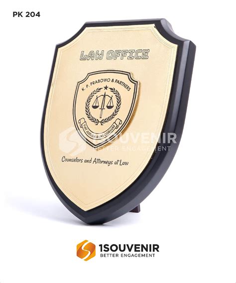 Plakat Kayu Law Office Fiat Justitia Ruat Caelum
