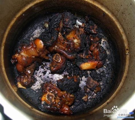 烧焦的饭菜图片 菜糊了的图片真实 伤感说说吧